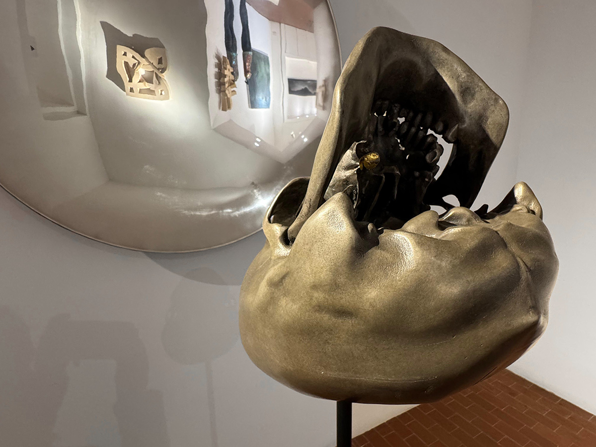 Exhibitions Photo A VERY DUTCH GHOST by LOUIS PRATT & NICO PIETRONI ...